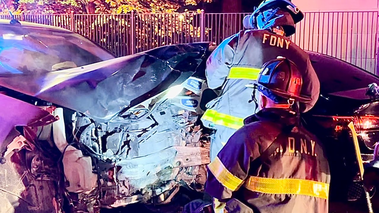 BRIEF VIDEO SHOWING THE FDNY, NYPD & EMS OPERATING FOR A VERY SERIOUS ...