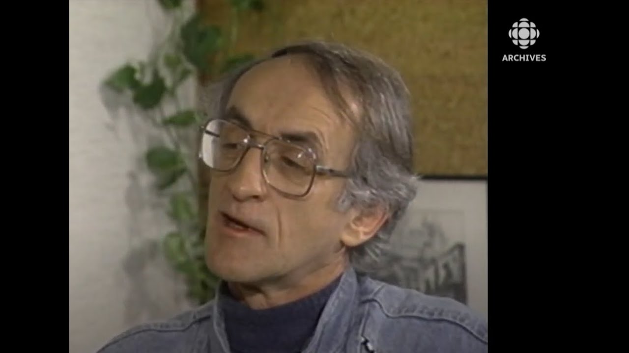 Entrevue avec l'écrivain Jacques Poulin en 1990 - YouTube