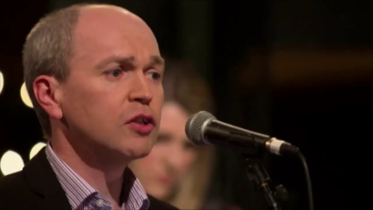 Gillebride MacMillan singing on Seirm - BBC Alba - YouTube