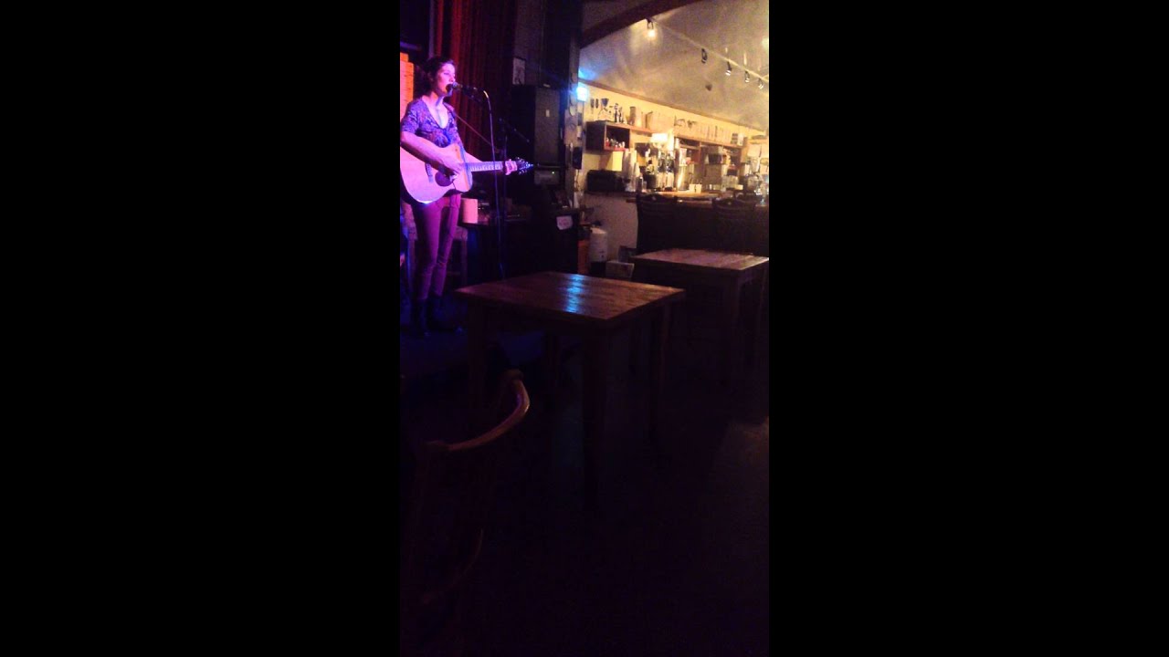 Singing in a coffee shop. - YouTube