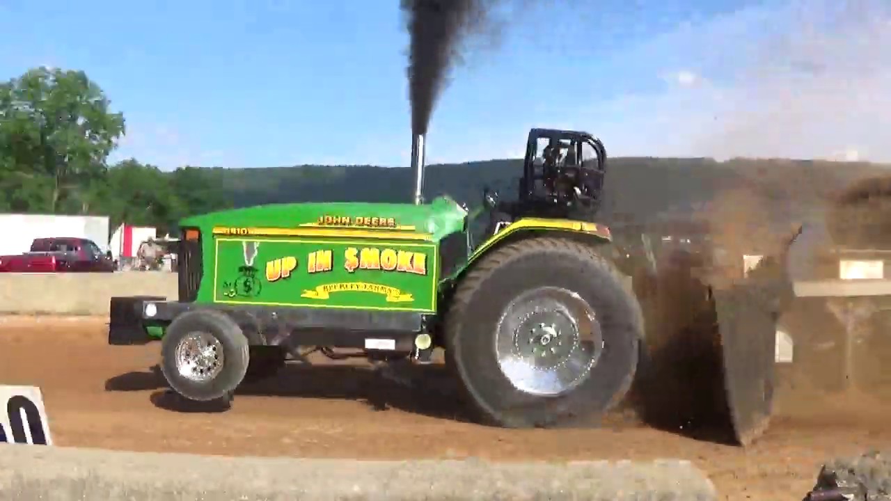 Steve Beckley "Up In Smoke" mod turbo tractor pull at Hammond's Grove ...