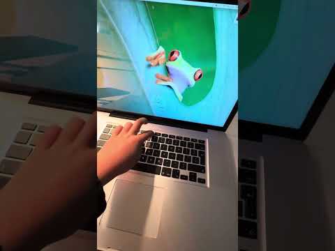 2004 MacBook Pro and jol bass test - YouTube