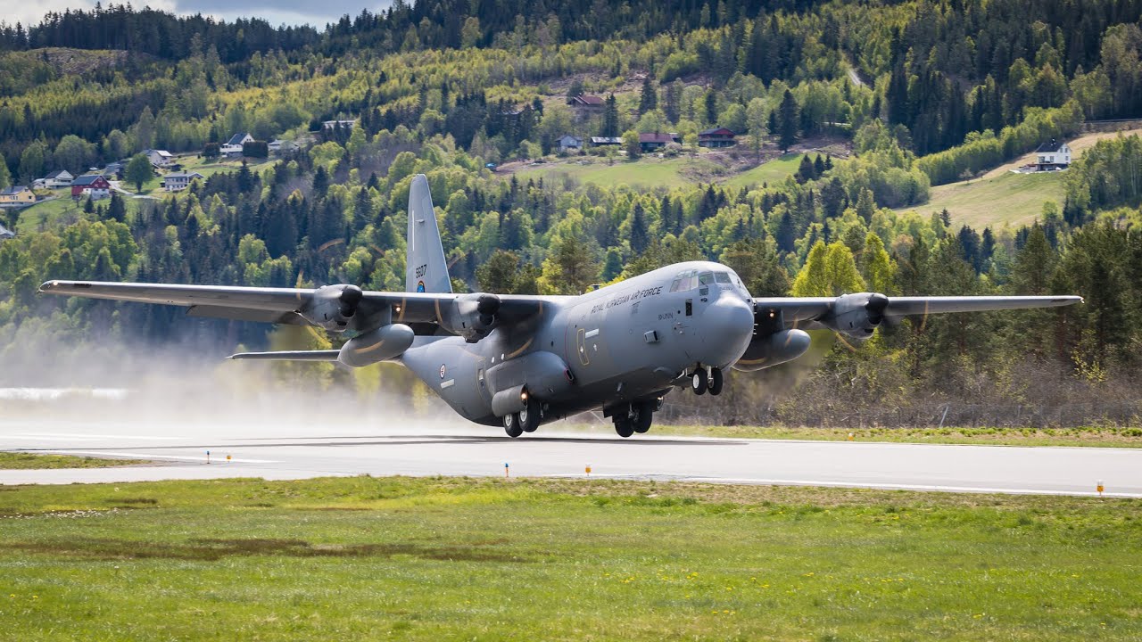 C-130J Hercules på Notodden Flyplass (ENNO) - YouTube