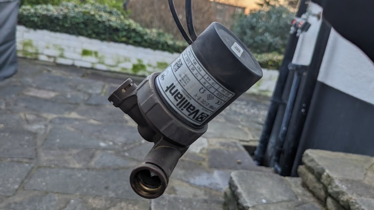 A Day In The Life Of A Gas Engineer #10 - Vaillant 937 F81 F91 Shunt ...