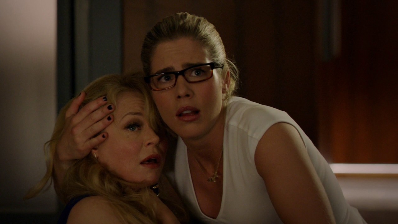 Arrow 4x23 opening scene - YouTube