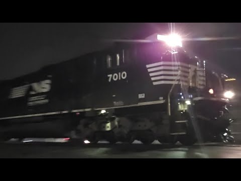 NS 7010 Leads C39 East Through Creighton, PA | 1-27-24 - YouTube