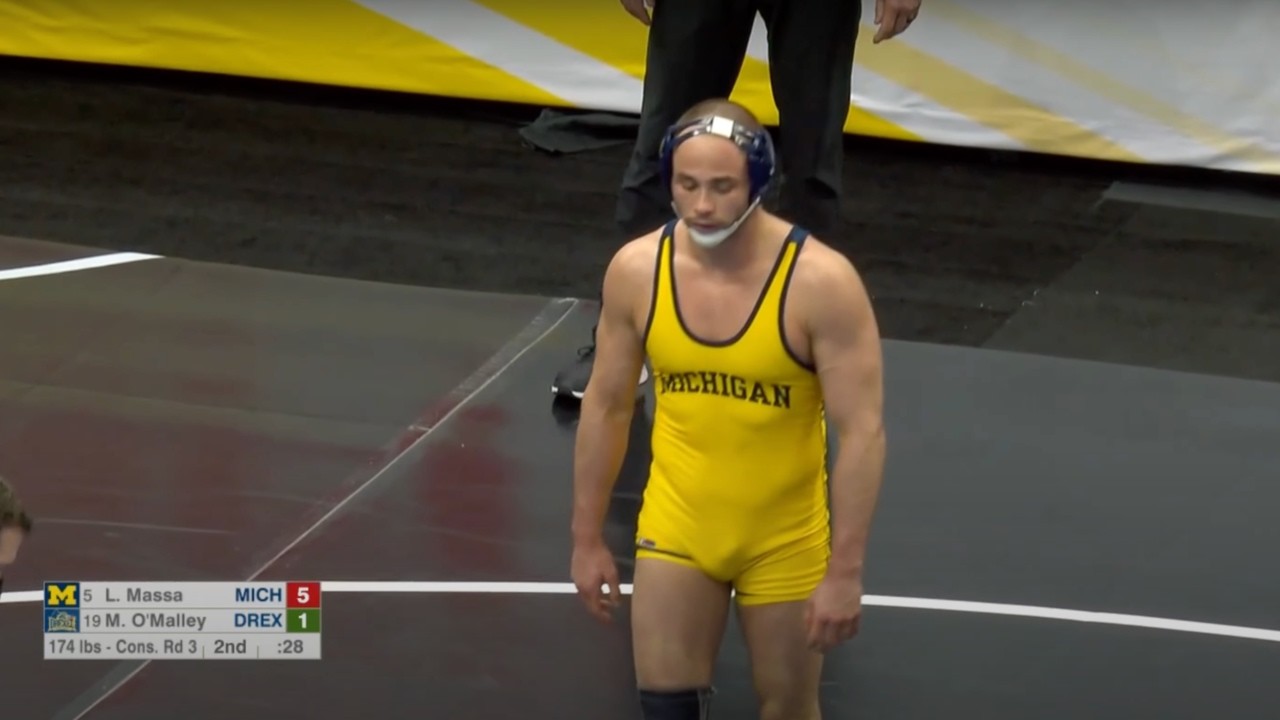 174lbs Logan Massa (Michigan) vs Michael O'Malley (Drexel) - YouTube