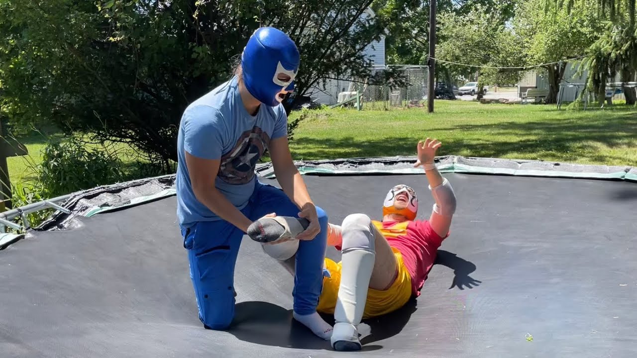 Backyard Wrestling Match - Azulito vs Parasite Jr - WWE Style Backyard ...