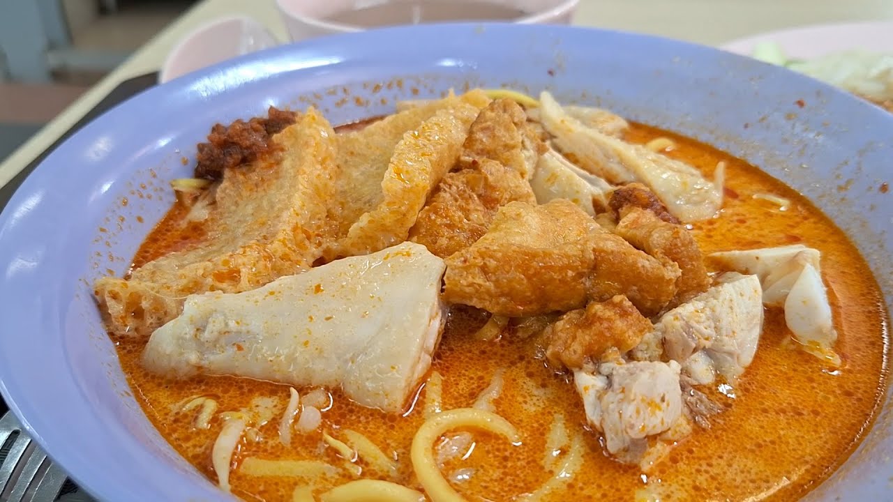 Commonwealth Crescent Food Centre. Seng Kee Chicken Rice - YouTube