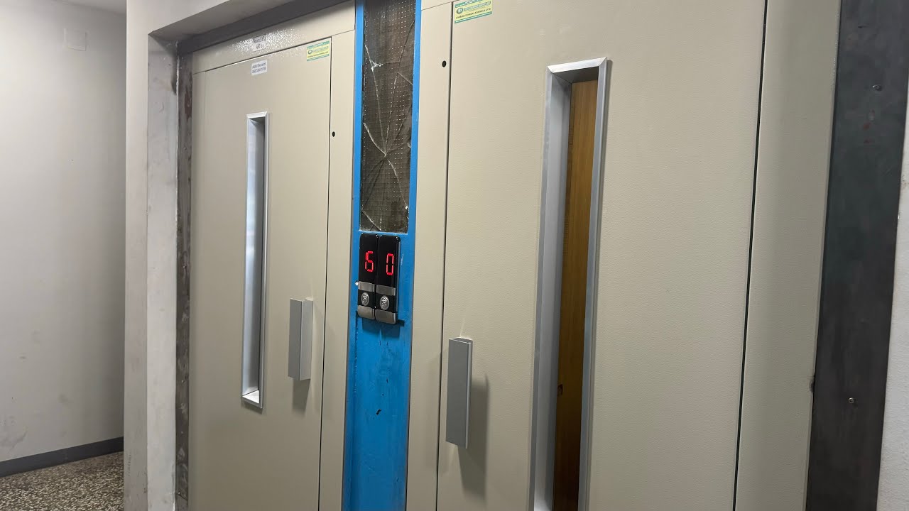 2x INTERESTING But SLOW Modernized Highrise DAKA Lifts at Pariske ...