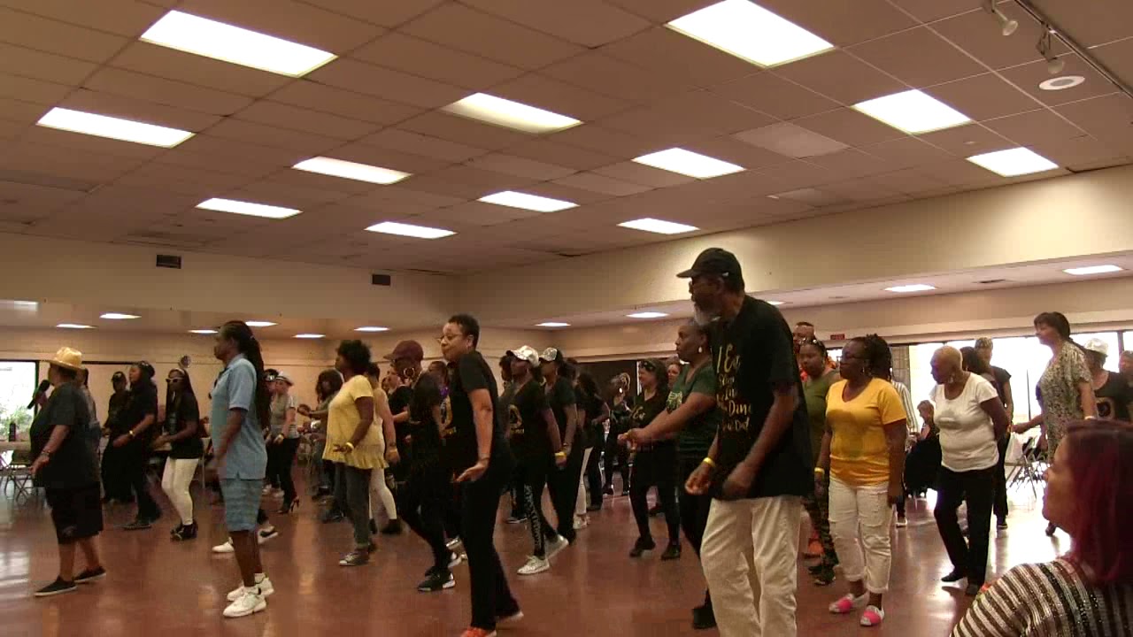 Pure Water Line Dance ★Choreographers: Carmen BabyBoo & Lady D - YouTube