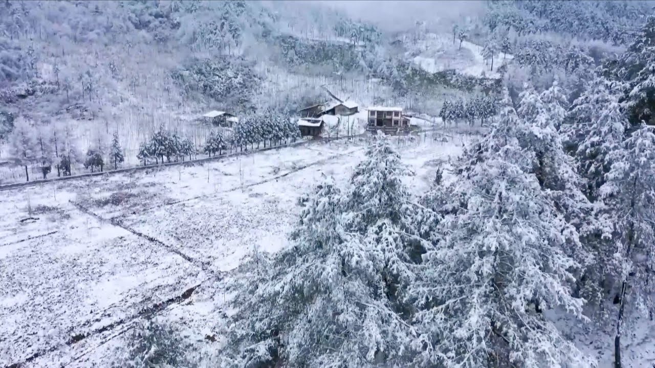 Cold wave brings spectacular frozen landscapes to SW China's Chongqing ...