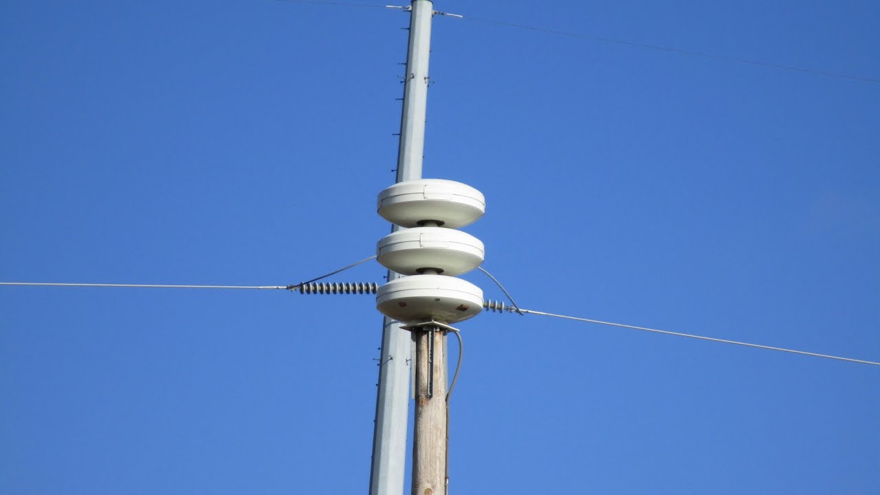 Federal Signal Modulator 2008 siren test Independence, MO - YouTube