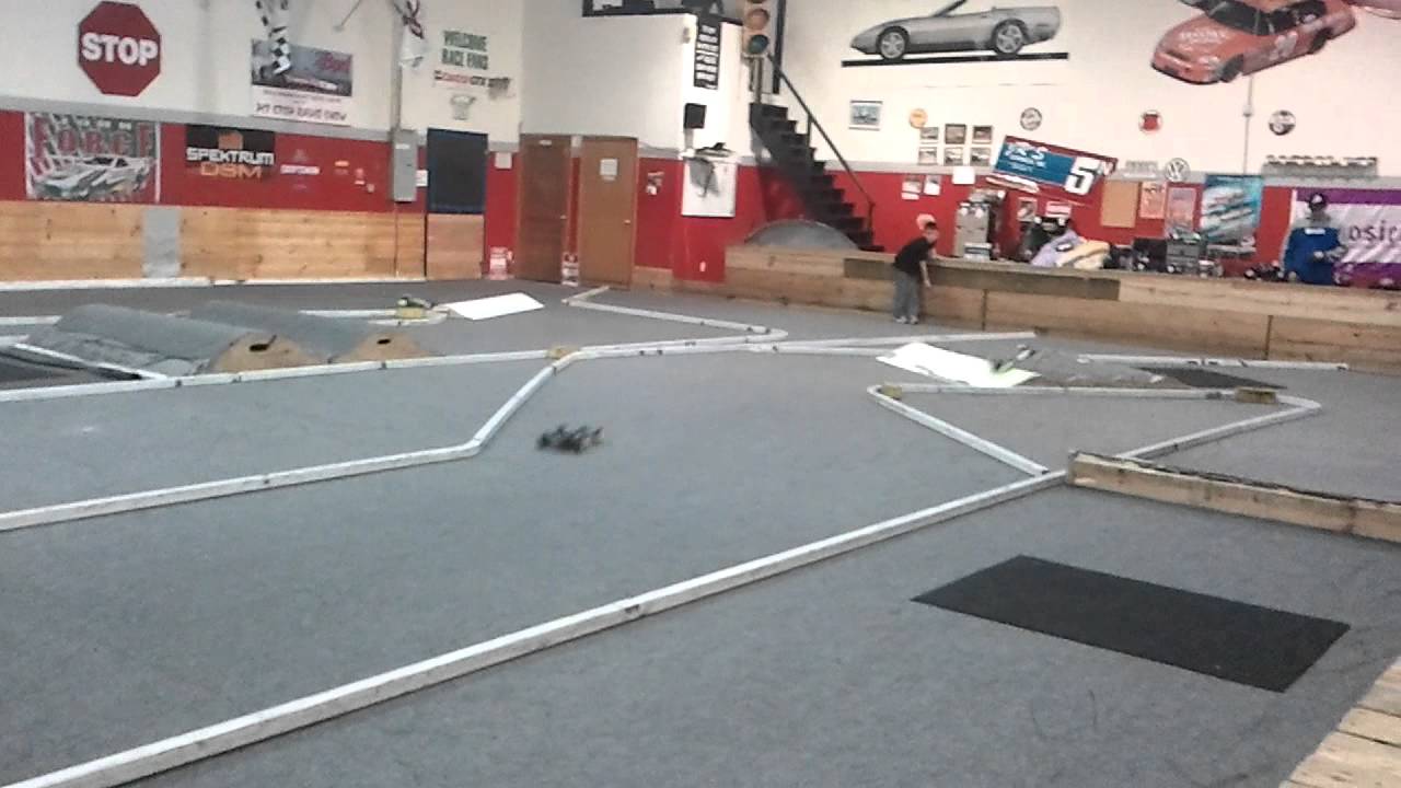 2wd rc buggy carpet race at Indy RC - YouTube