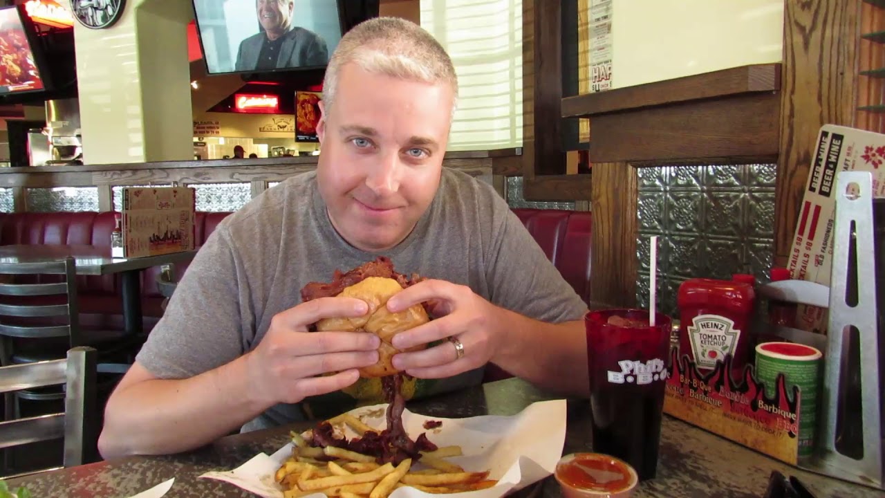 Hans reviews an El Toro Sandwich at Phil's BBQ San Diego! - YouTube