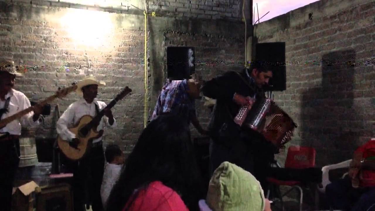 El Compa Gera Alvarez - YouTube