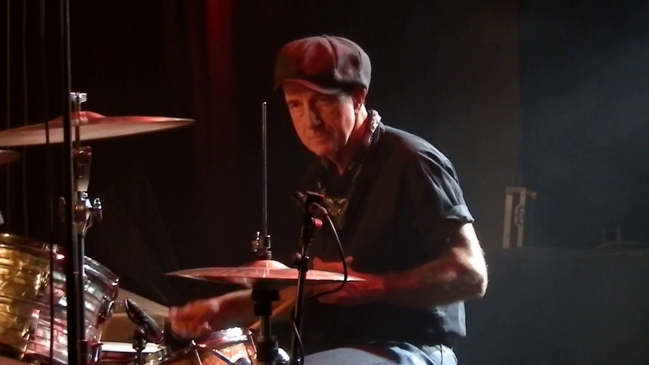 Brian P Fahey - Lets Buzz / 15 Days @ Lantaarn - YouTube