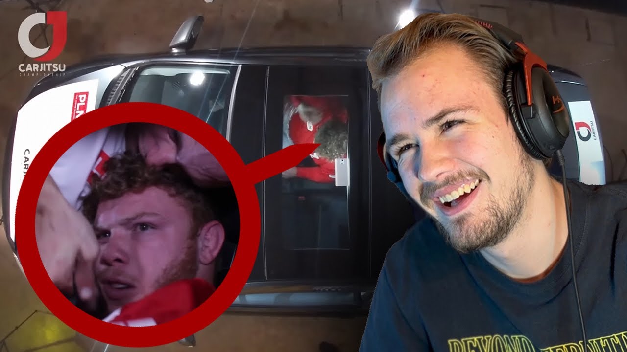 Two Guys Fight INSIDE A Car - YouTube