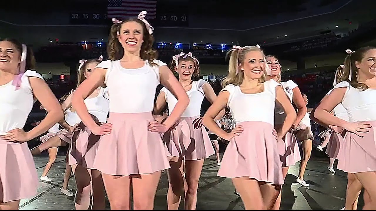 Auburn Alpha Gamma Delta Greek Sing 2018 - YouTube