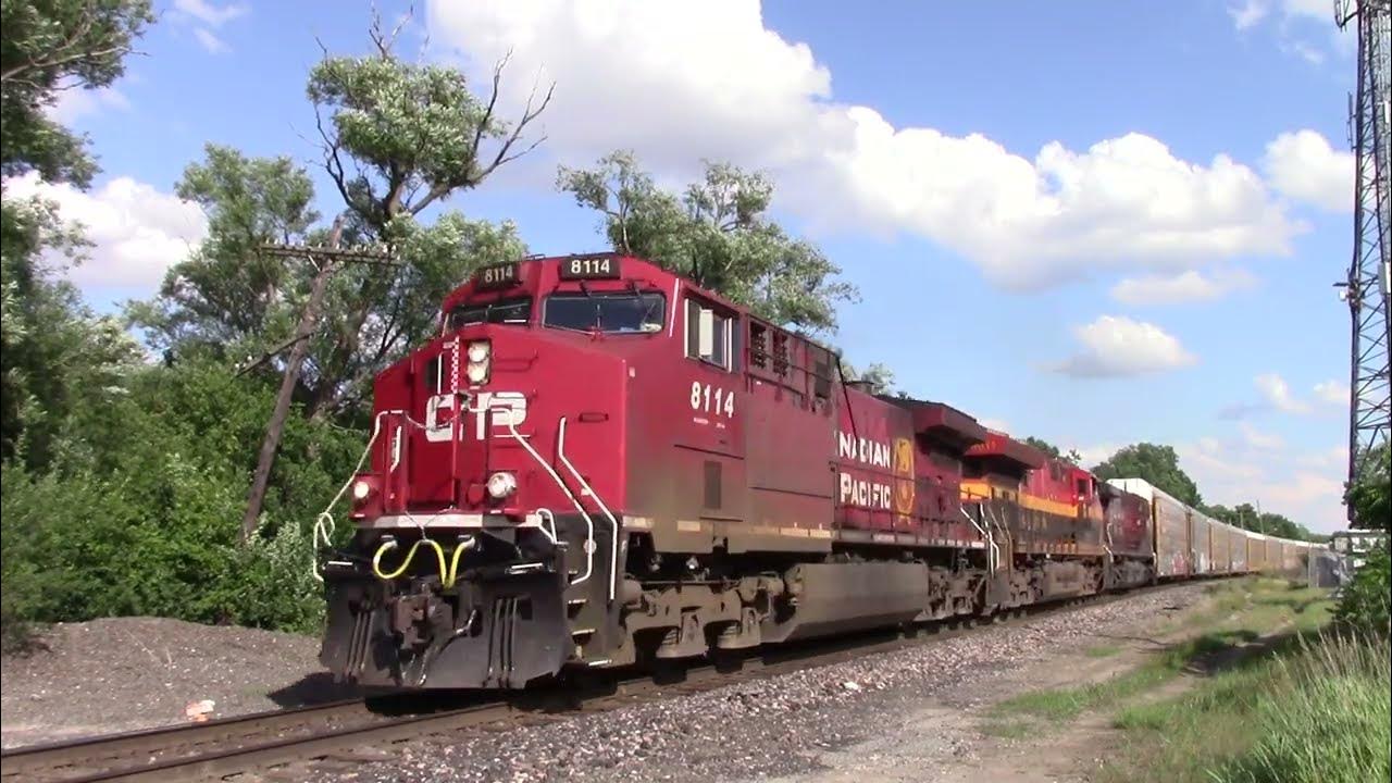 (CPKC) CP 421 with KCS 5011 passing Woodbridge - YouTube