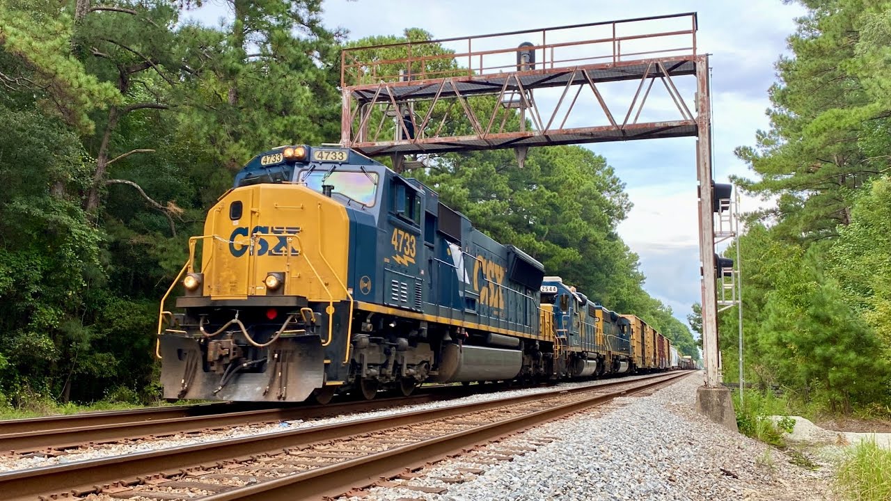 All EMDs on the Head End - Chasing CSX M401 - YouTube