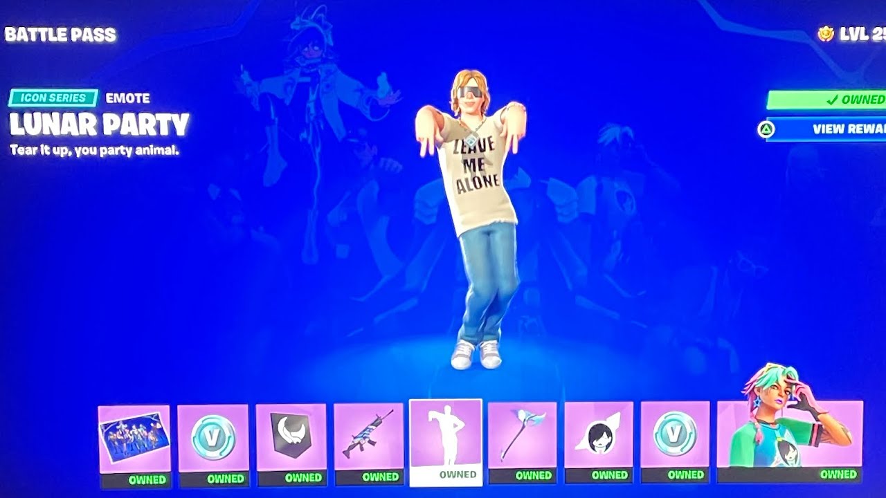 Fortnite gameplay van de Lunar Party Emote (Icon Series) - YouTube