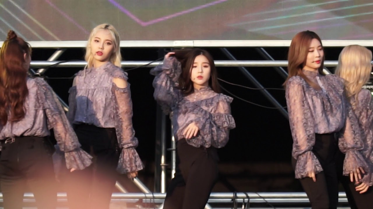 이달의 소녀(LOONA) favOriTe 20190615 K-pop Artist Festival - YouTube