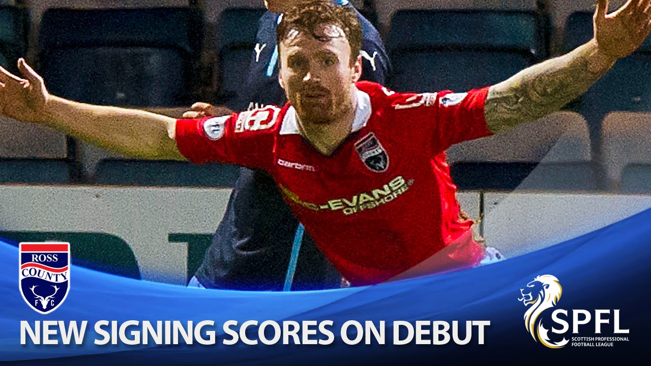 New signing Curran scores crucial goal on his debut! - YouTube
