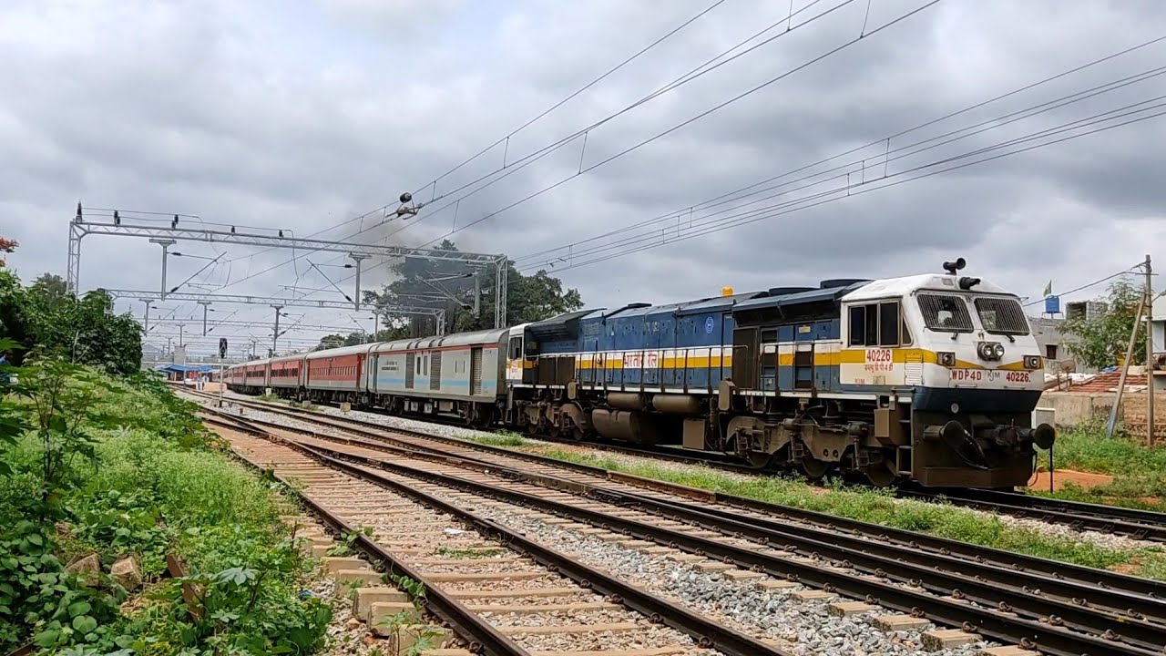 JAIPUR SUVIDHA EXPRESS with WDP-4D || WDP-4D ACCELERATE - YouTube
