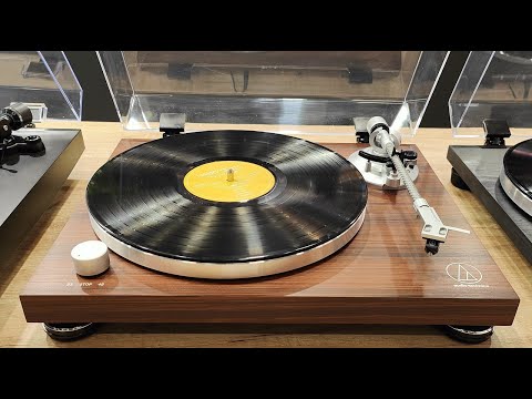 Audio Technica AT-LPW50PB Rosewood turntable hands on - YouTube