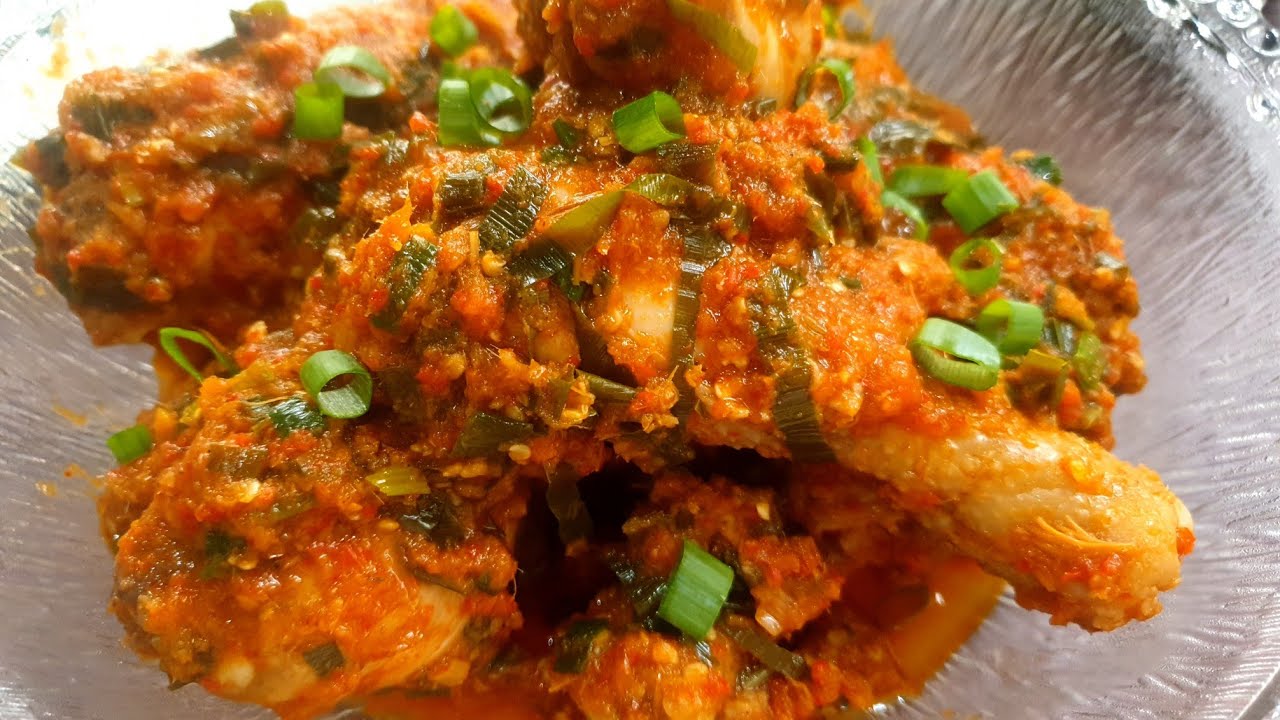 AYAM TINORANGSAK - RESEP AYAM TINORANSAK KHAS MANADO - YouTube