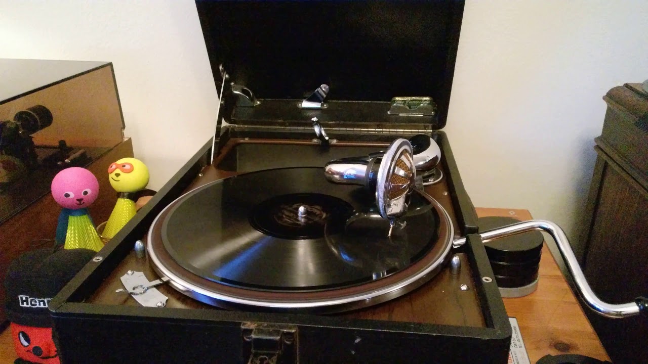The Radio Serenaders - Everybody's Got To Wear A Smile - Crown 9" 78rpm ...