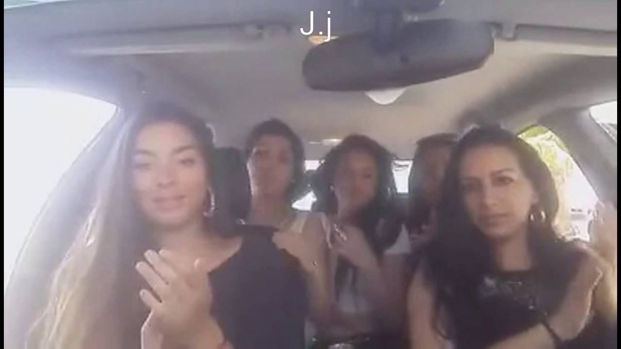 Gitanas guapas cantando en el coche - YouTube
