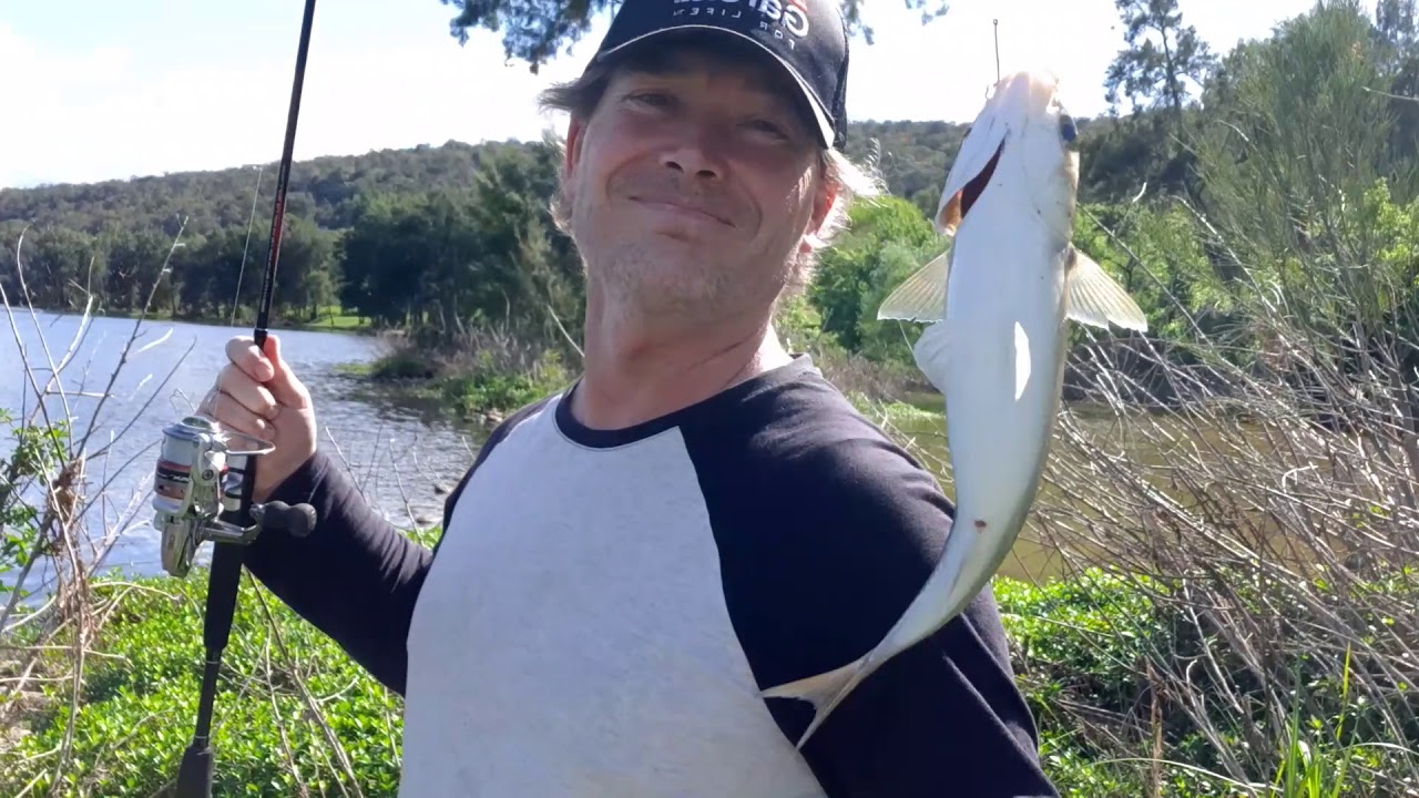 Mullet fishing with Mullet Man - YouTube