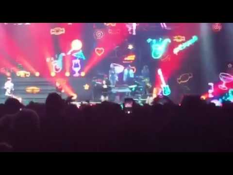 Rapülők koncert - Piti woman - YouTube