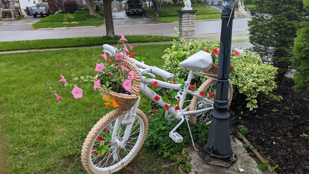 Garden Decor - Front Yard Cycle Decoration - YouTube