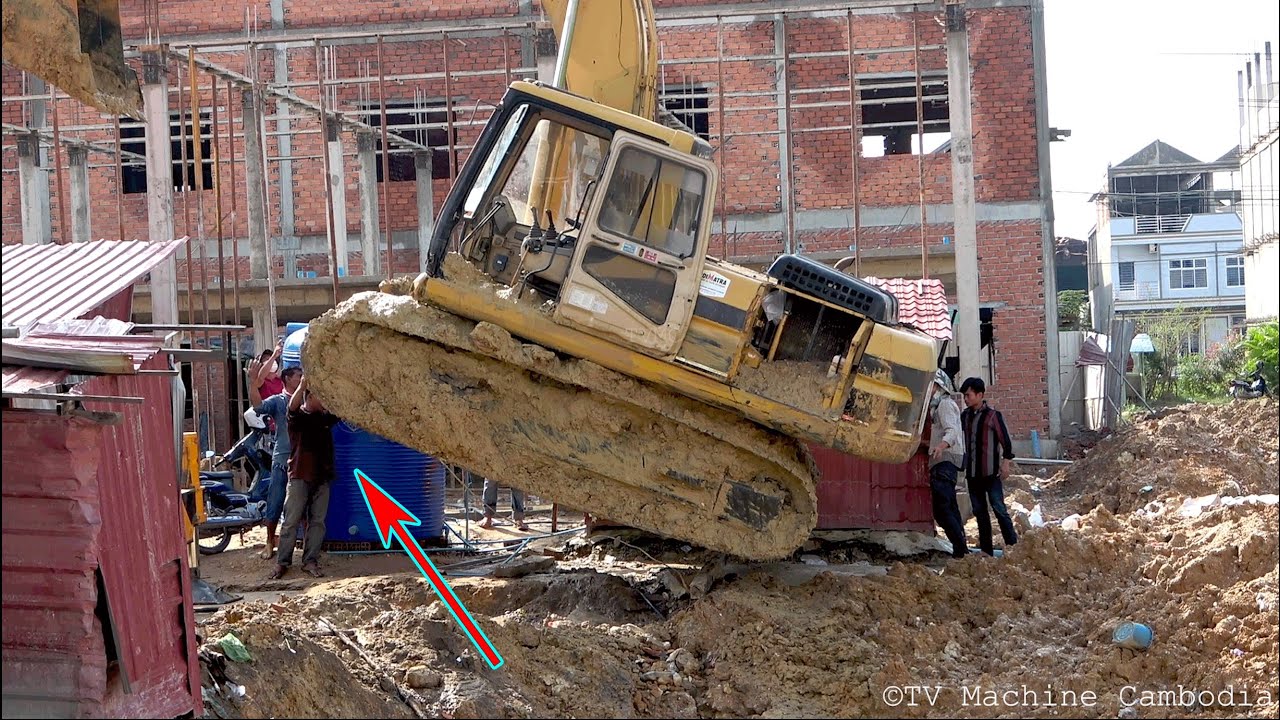 Incredible CRANE Skillful Recovery Excavator Failed to Drive Up Hill ...