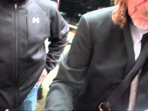 robert plant signing autographs - YouTube