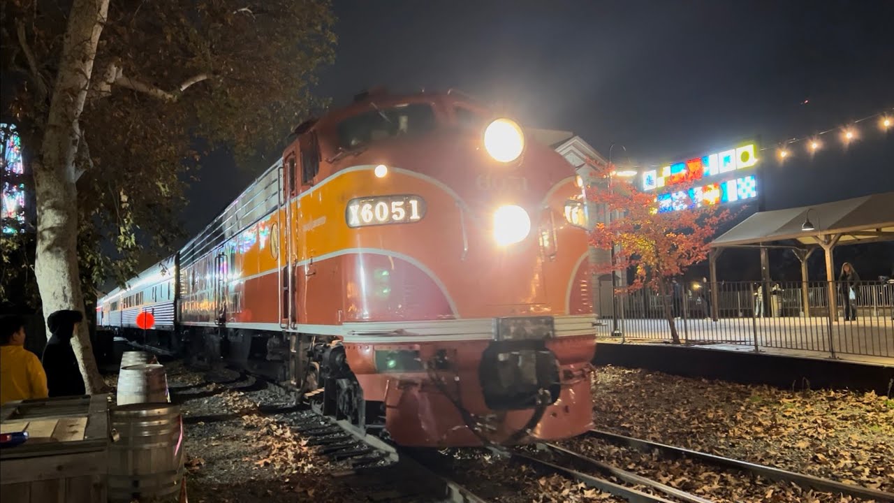Southern Pacific 6051 arriving at Old Sacramento - YouTube