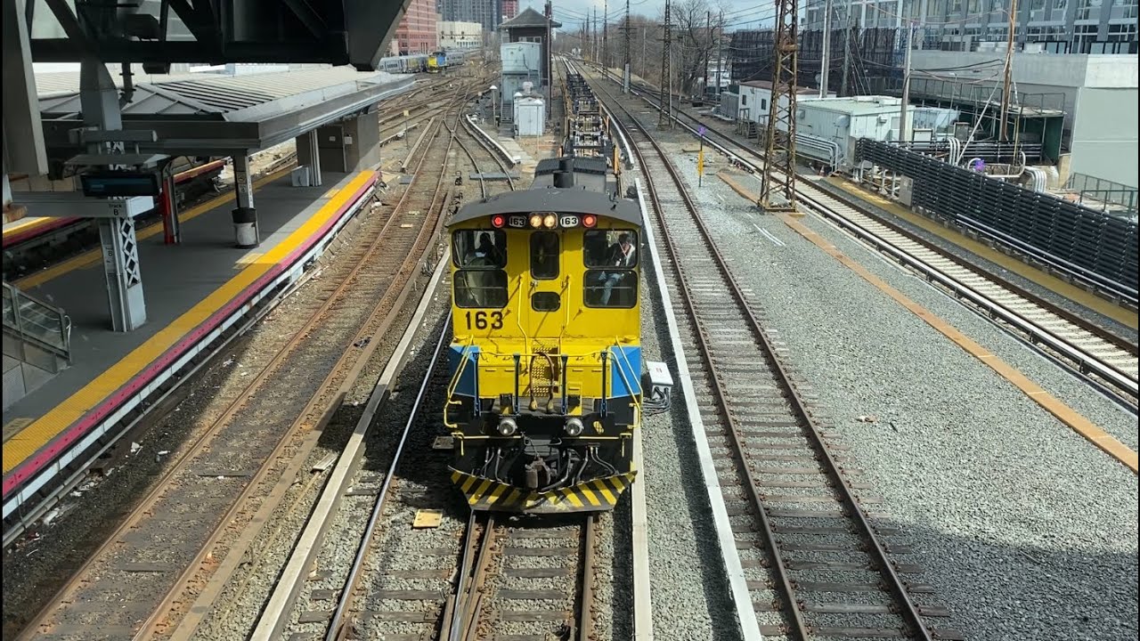 Brief Saturday LIRR Action @ Freeport/Jamaica - YouTube