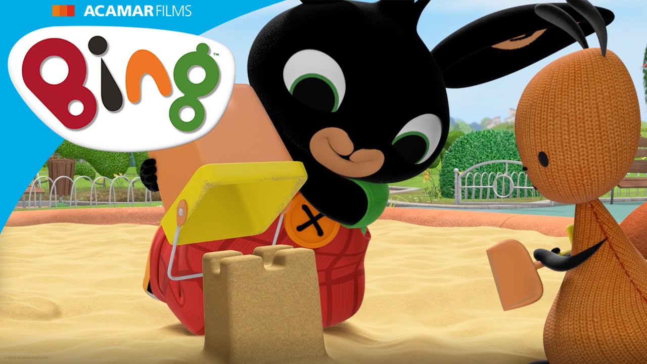 ¡Bing y Flop están haciendo un castillo de arena! | Bing Español - YouTube