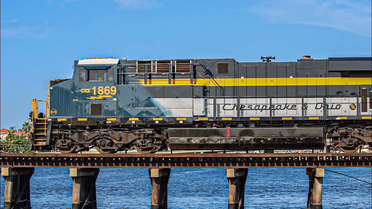 CSX 1869 Leading L700 into Bradenton, Fl - YouTube