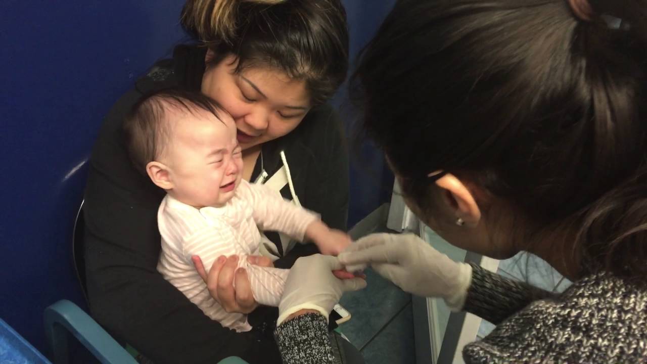 9-month vaccinations for a healthy baby girl - YouTube