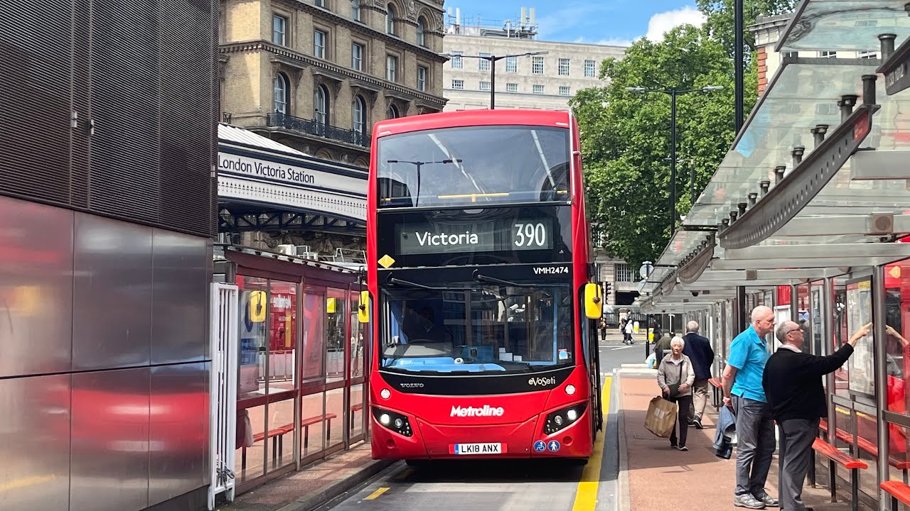 London Bus Route 390- Archway to Victoria - YouTube