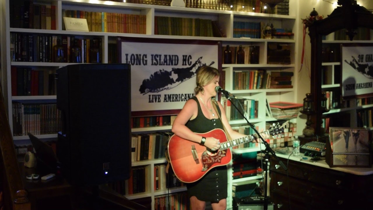 Robyn Ludwick "She'll Get The Roses" Live at Long Island HC - YouTube