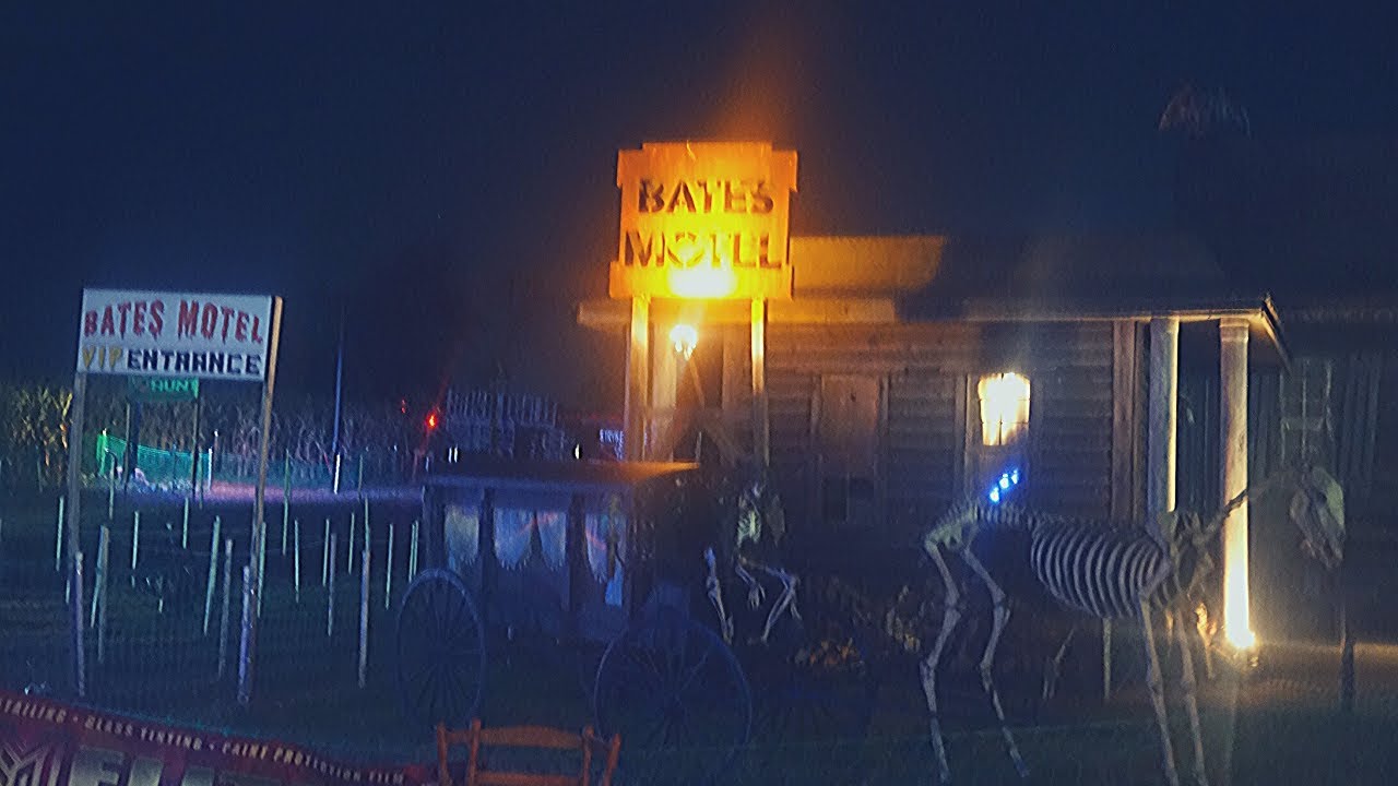 Bates Motel Haunted House 2019 - YouTube