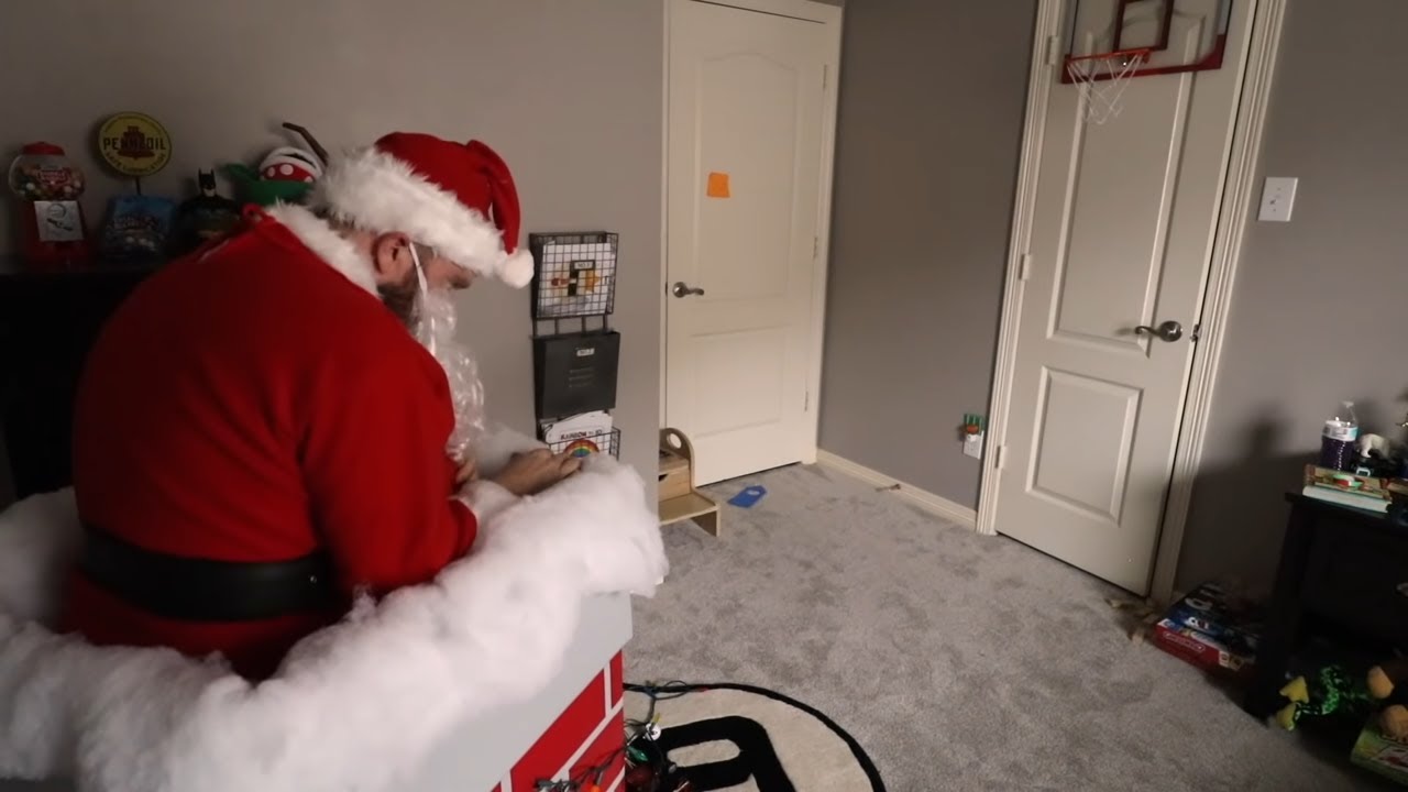 A Santa Claus Surprise for Little Flash and Ava! (Christmas Family Vlog ...