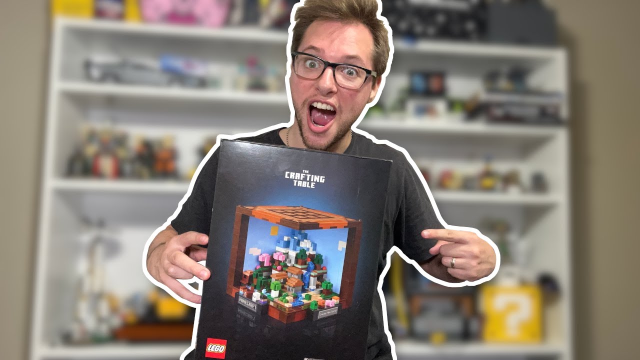 Building The *NEW* LEGO Minecraft Crafting Table Set (21265) - YouTube