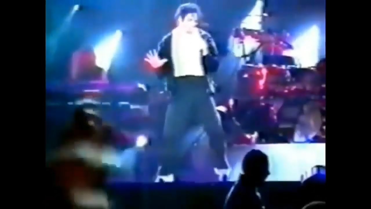 Michael Jackson — Billie Jean (Live in Munich, July 4th, 1997) - YouTube