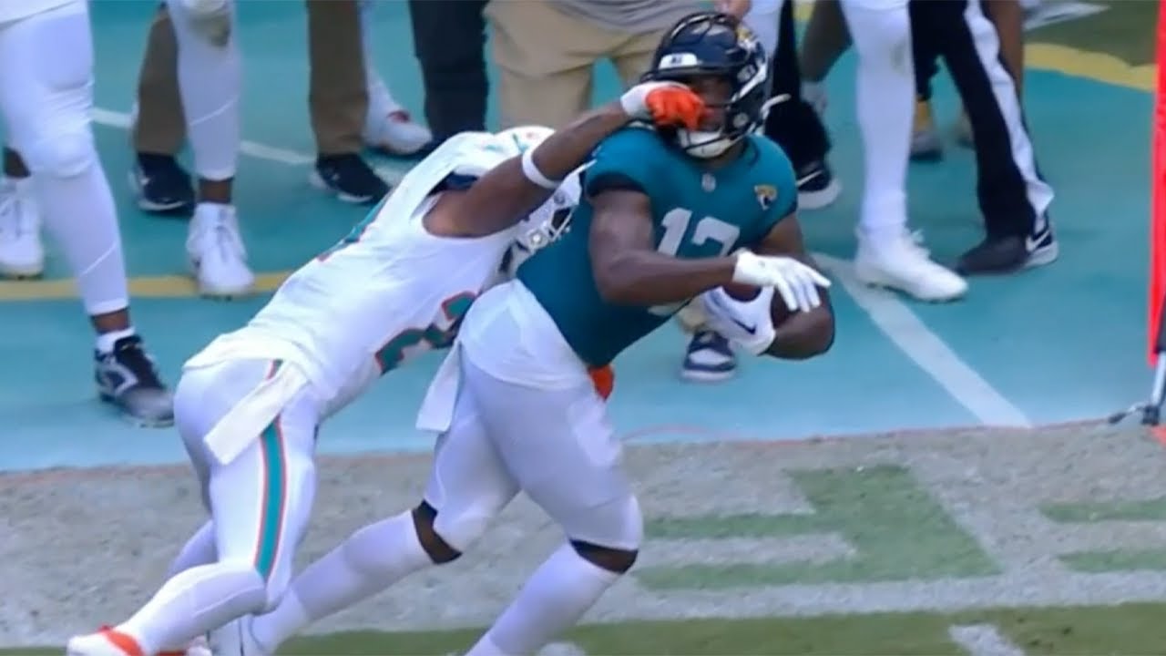 Jordan Poyer's HAND GETS CAUGHT in Devin Duvernay's HELMET 🤣 Dolphins ...